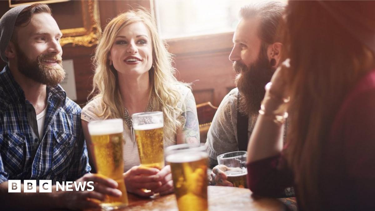 Pubs closing at rate of 18 a week as people stay at home - BBC News
