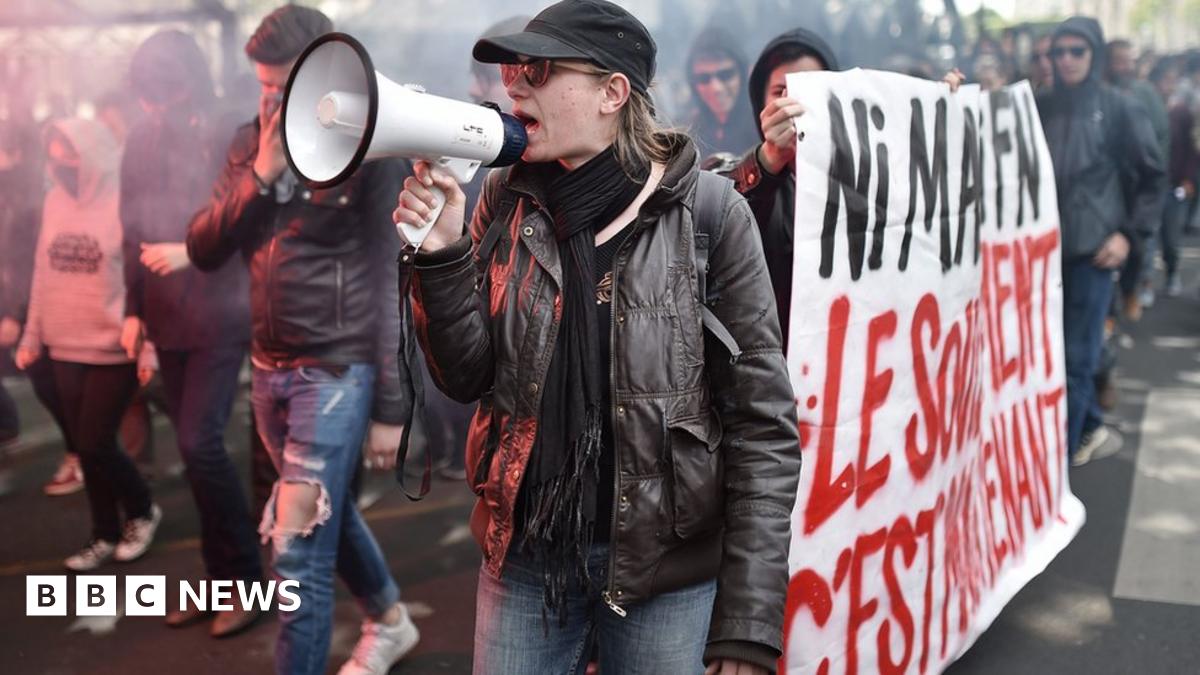 France election: Teenagers protest at candidates Macron and Le Pen ...