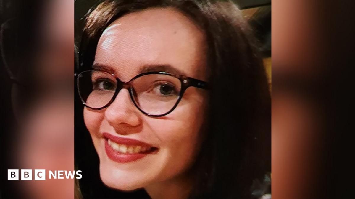 River Clyde search after missing woman's belongings found - BBC News