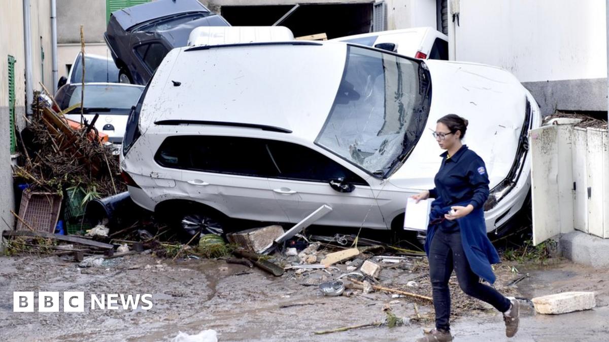 Majorca floods: Scenes of hell on an island paradise - BBC News