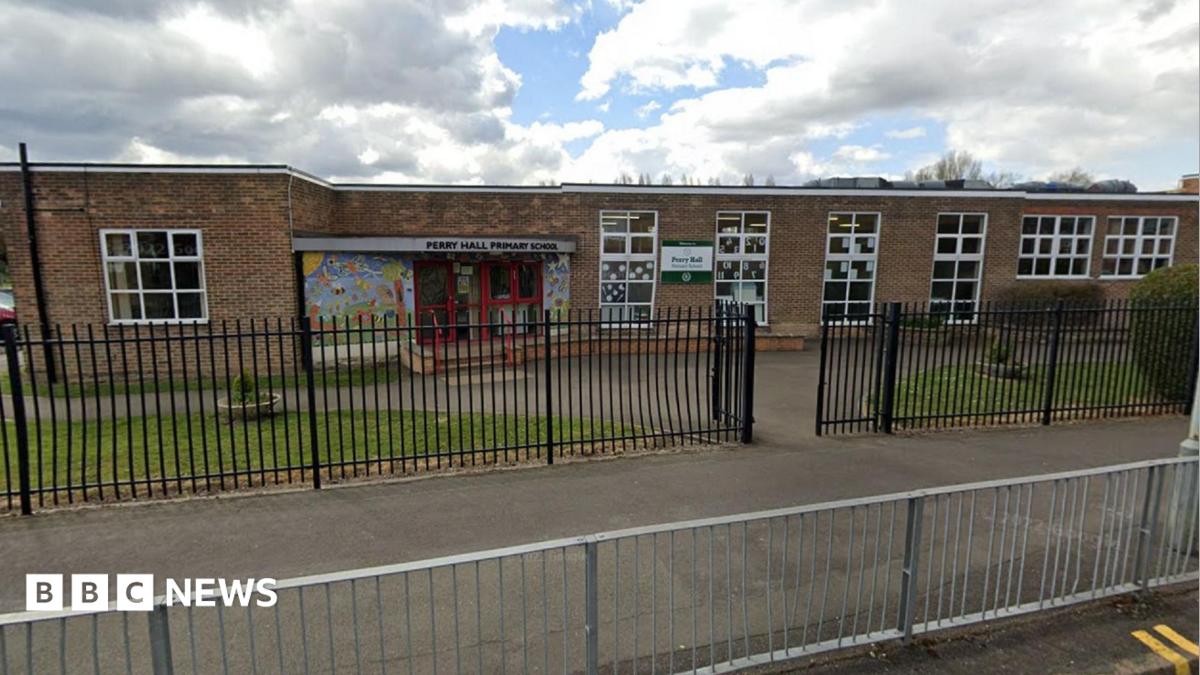 Wolverhampton primary school's pupil numbers to rise by 60 - BBC News