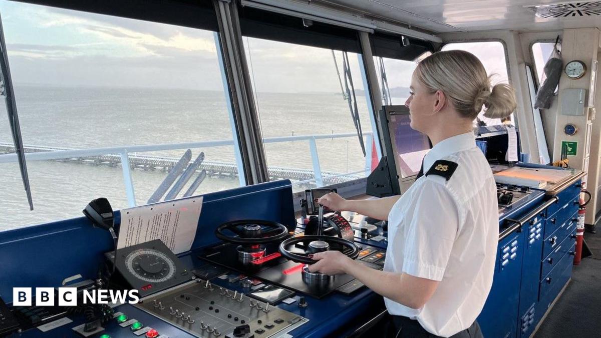 Sailor 'proud' to become Wightlink Ferries' youngest bosun - BBC News