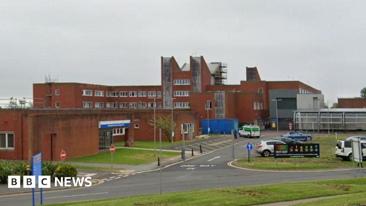 Furness doctor who kissed patient's hand can work again - BBC News