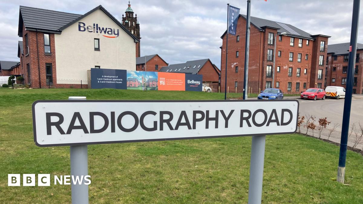 Housing estate streets named in honour of Ruchill Hospital - BBC News