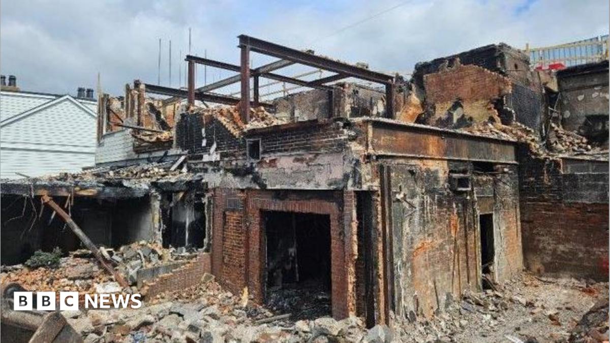 Iconic Osborne View pub to be demolished and rebuilt - BBC News