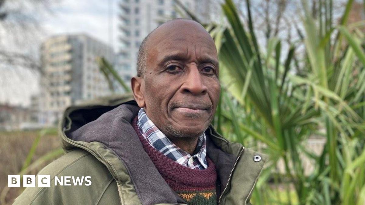 Windrush generation in Reading remembered at tree planting - BBC News