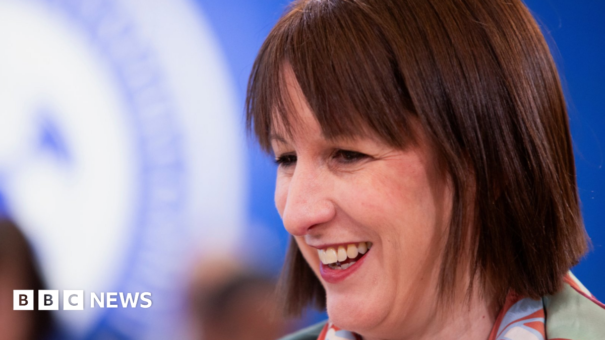 Commons Speaker rebukes Rachel Reeves for Budget comments in US - BBC News