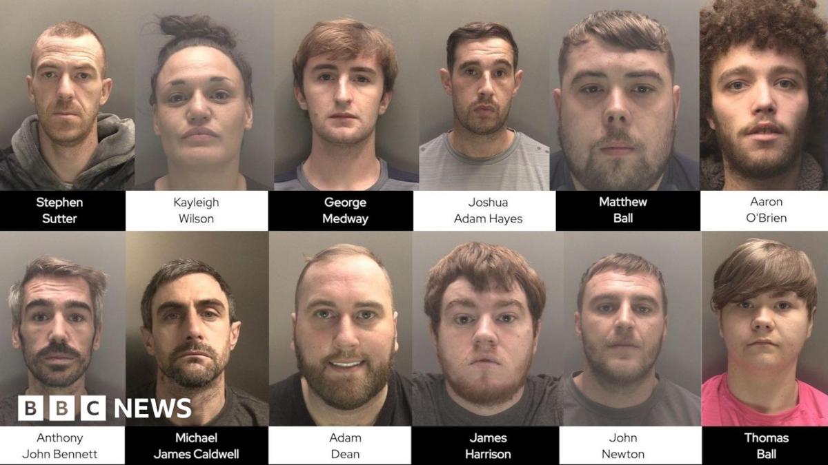 Merseyside drugs gang hid guns in tea-towel behind secret wall - BBC News