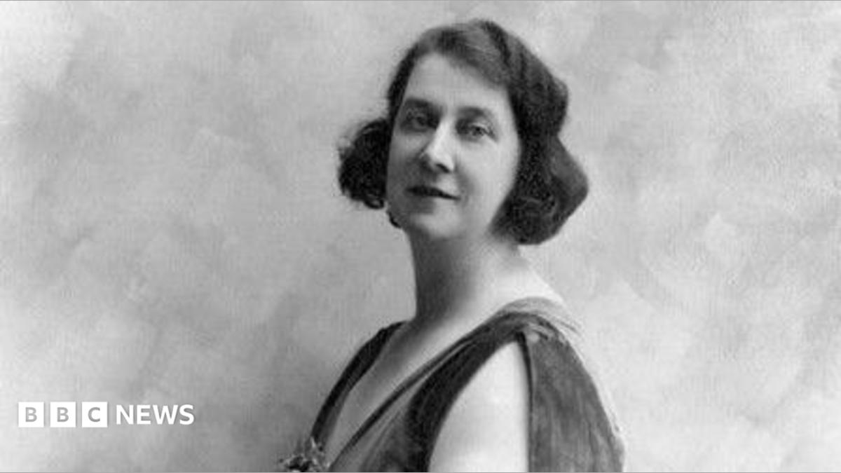 London grave of Islay Gaelic singer to be refurbished - BBC News