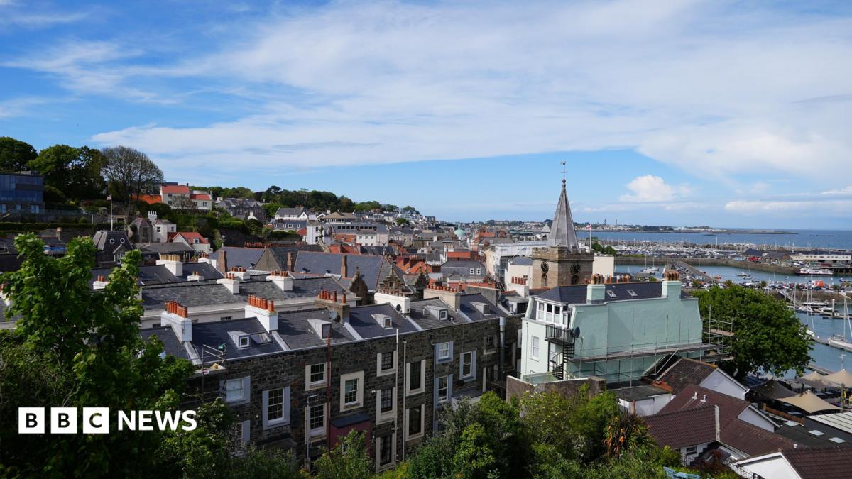 Views sought on how to increase volunteering in Guernsey - BBC News