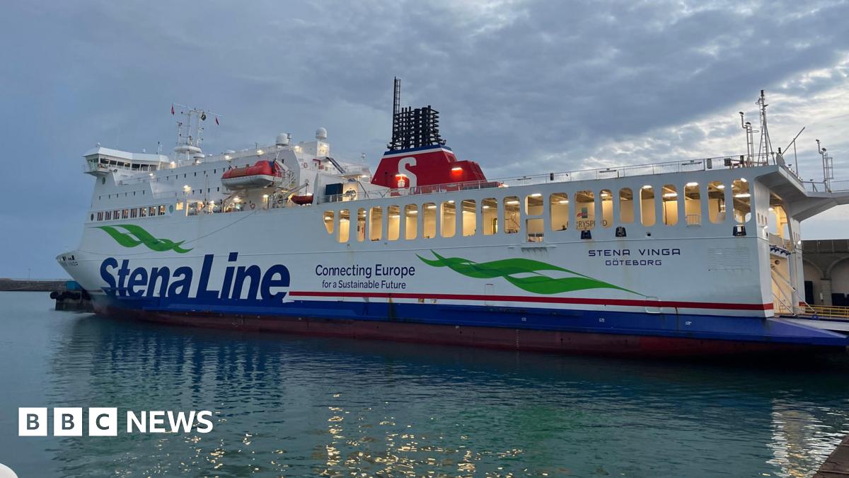 Mixed reaction to DFDS inter-Channel Islands ferry plan - BBC News