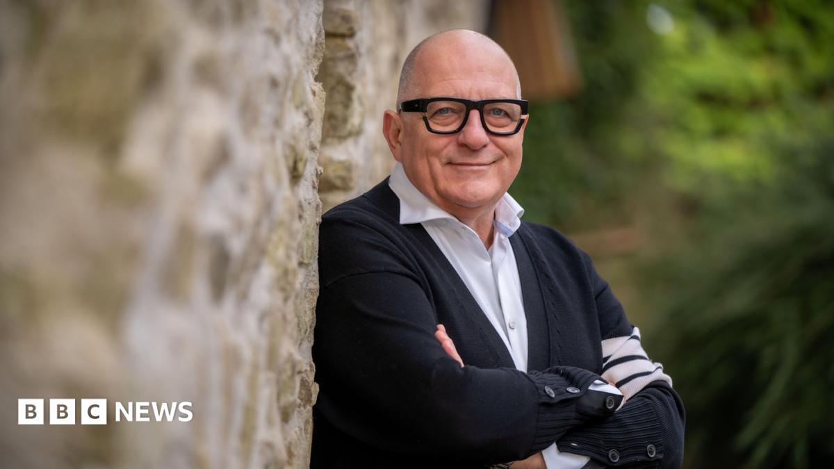 Irish TV architect Hugh Wallace dies, aged 68 - BBC News