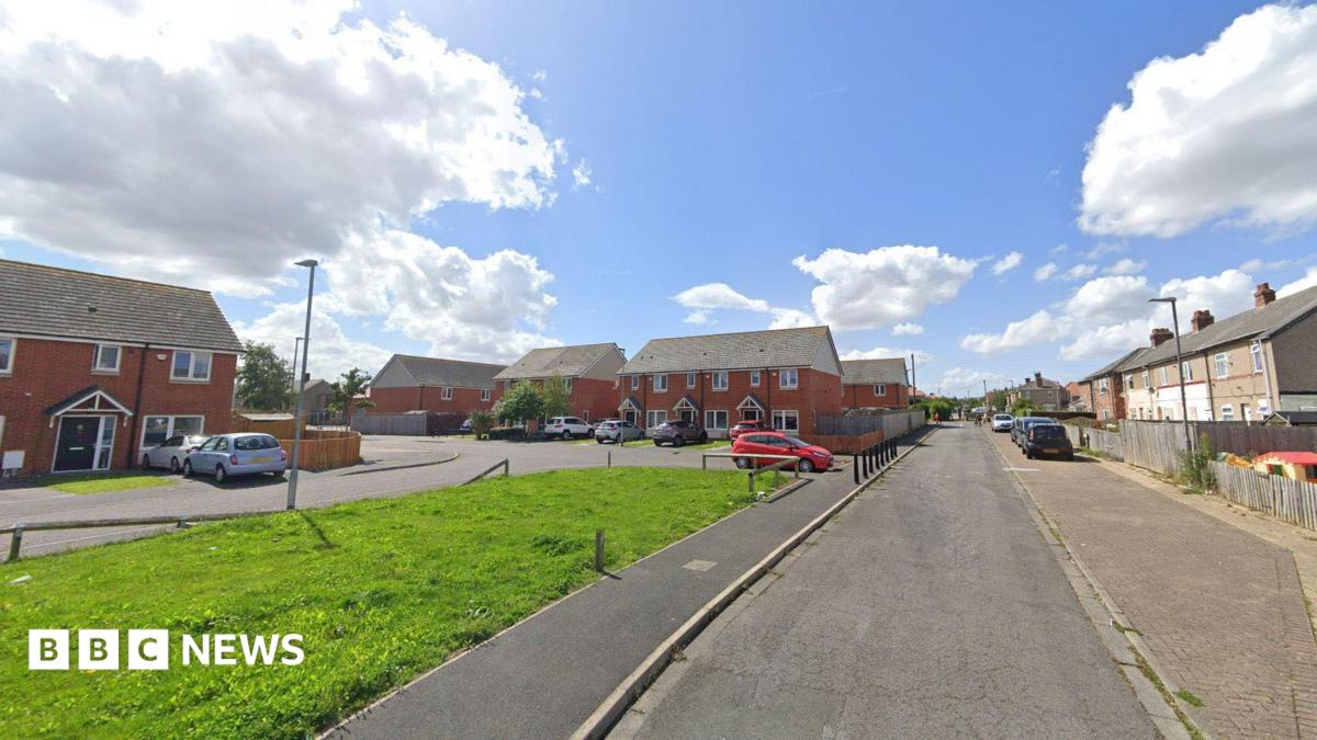 Man hits woman's head against lamp post in Hartlepool - BBC News