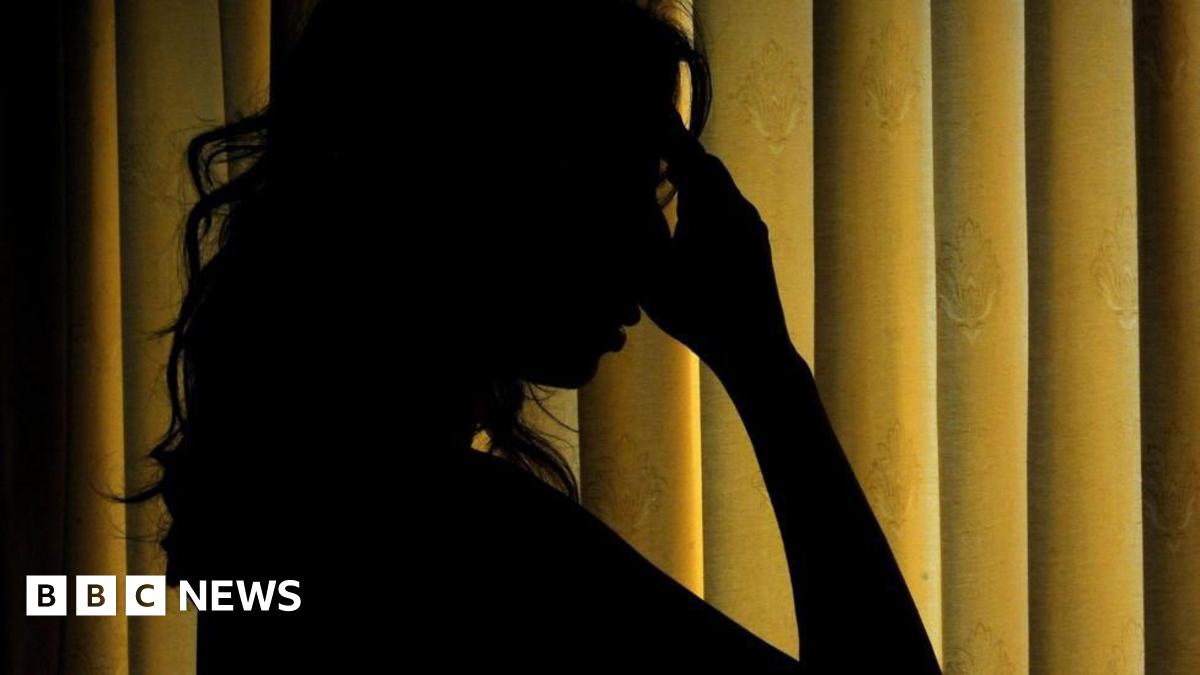 Durham Police officers to get specialist domestic abuse training - BBC News