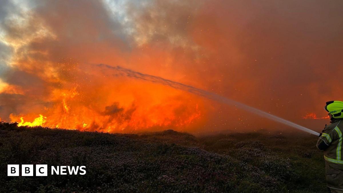 Multiple crews tackle gorse fires near Kynance Cover - BBC News