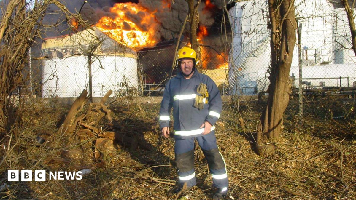 Photos from inside Buncefield explosion captured by firefighter - BBC News