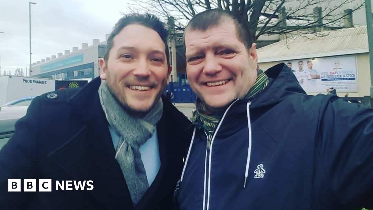 Jon Richardson raises charity funds after bonding over football - BBC News