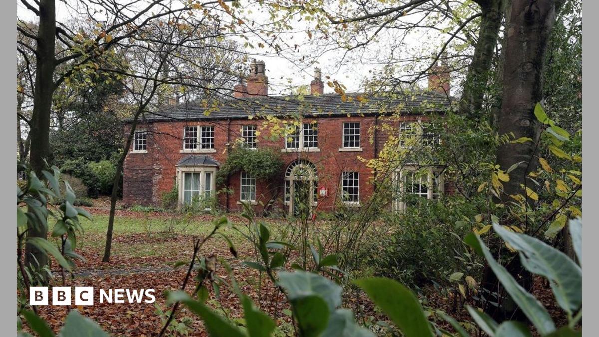 Red House once owned by Brontë friend to go to auction - BBC News