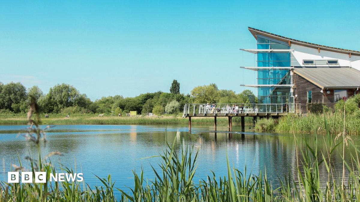 Stanwick Lakes raising funds for accessible playground - BBC News