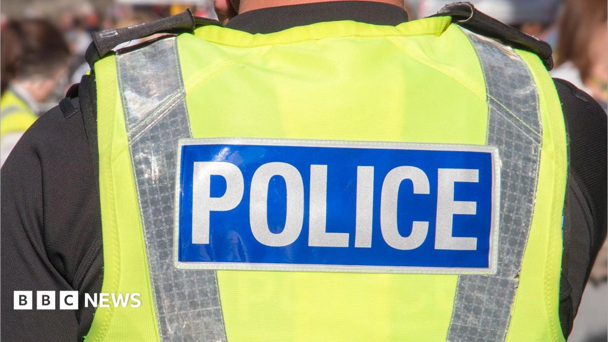 Police Scotland officer charged in force anti-corruption probe - BBC News