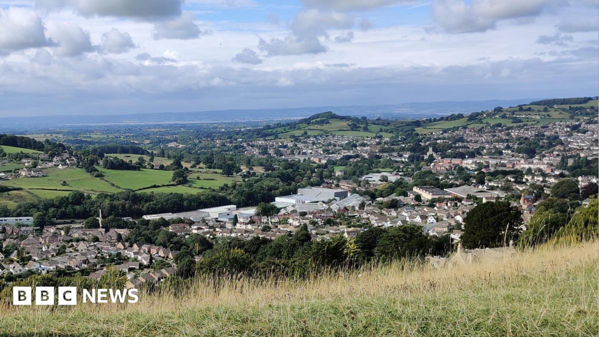 Views sought on Stroud housing plan despite concerns - BBC News