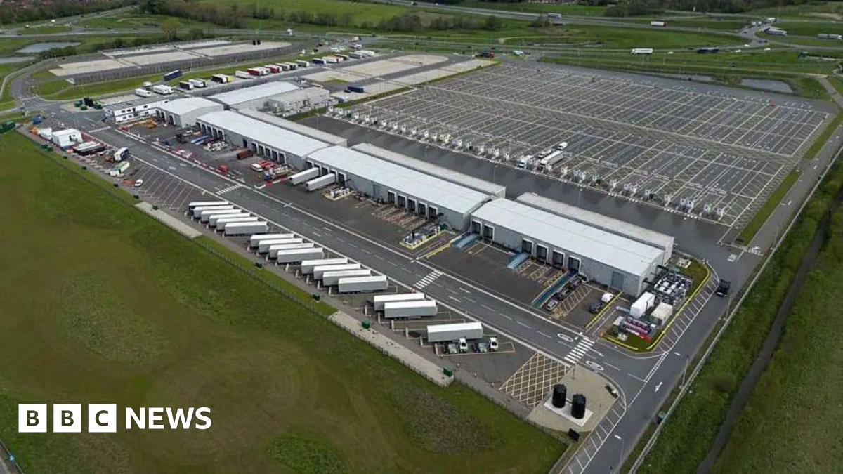 Permanent border facility approved for Kent - BBC News