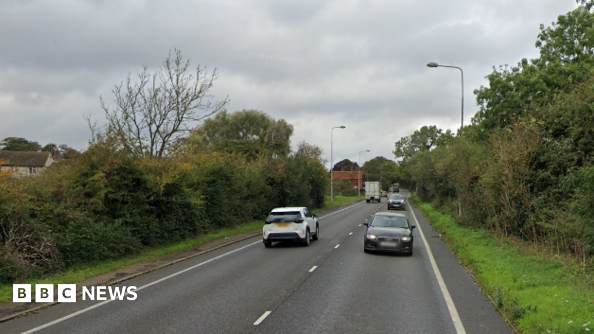 Crash on A5 near Hockliffe sees one person in serious condition - BBC News