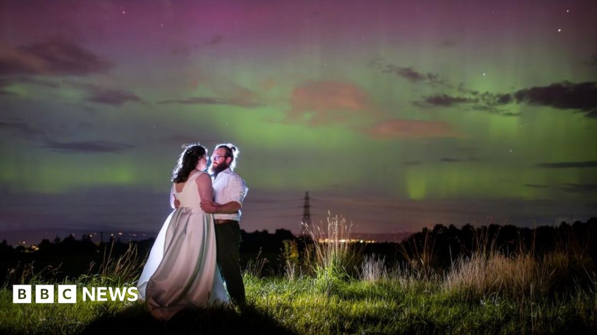 'Stars align' as aurora lights up Inverness wedding photo - BBC News