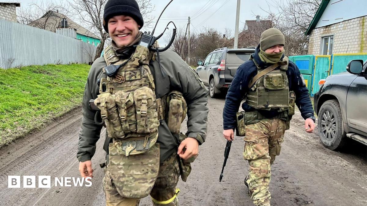 The making of a young Hero of Ukraine - BBC News