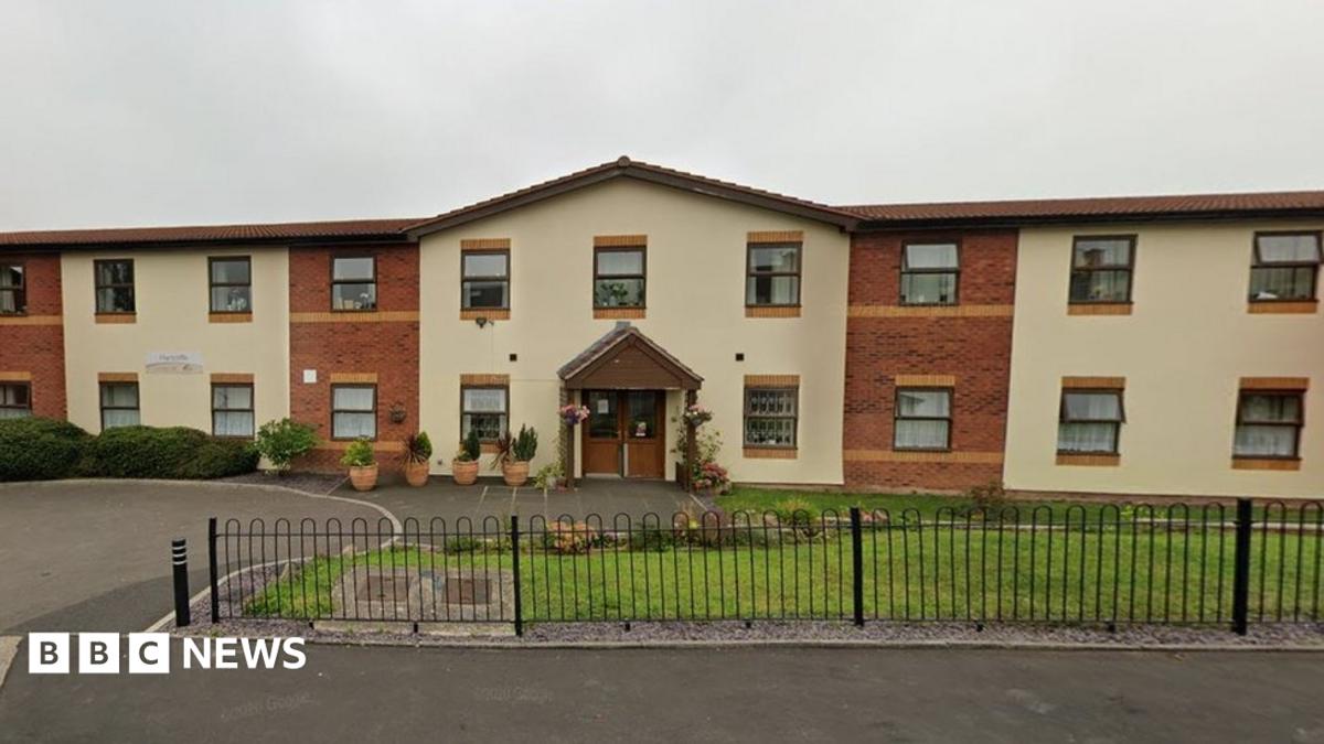 Hartcliffe Nursing Home fail to protect dying man's dignity - BBC News
