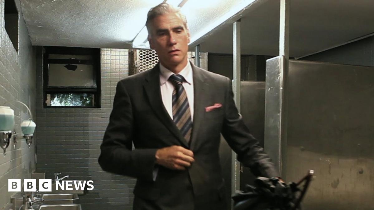 Homeless model: New York's hidden homeless - BBC News