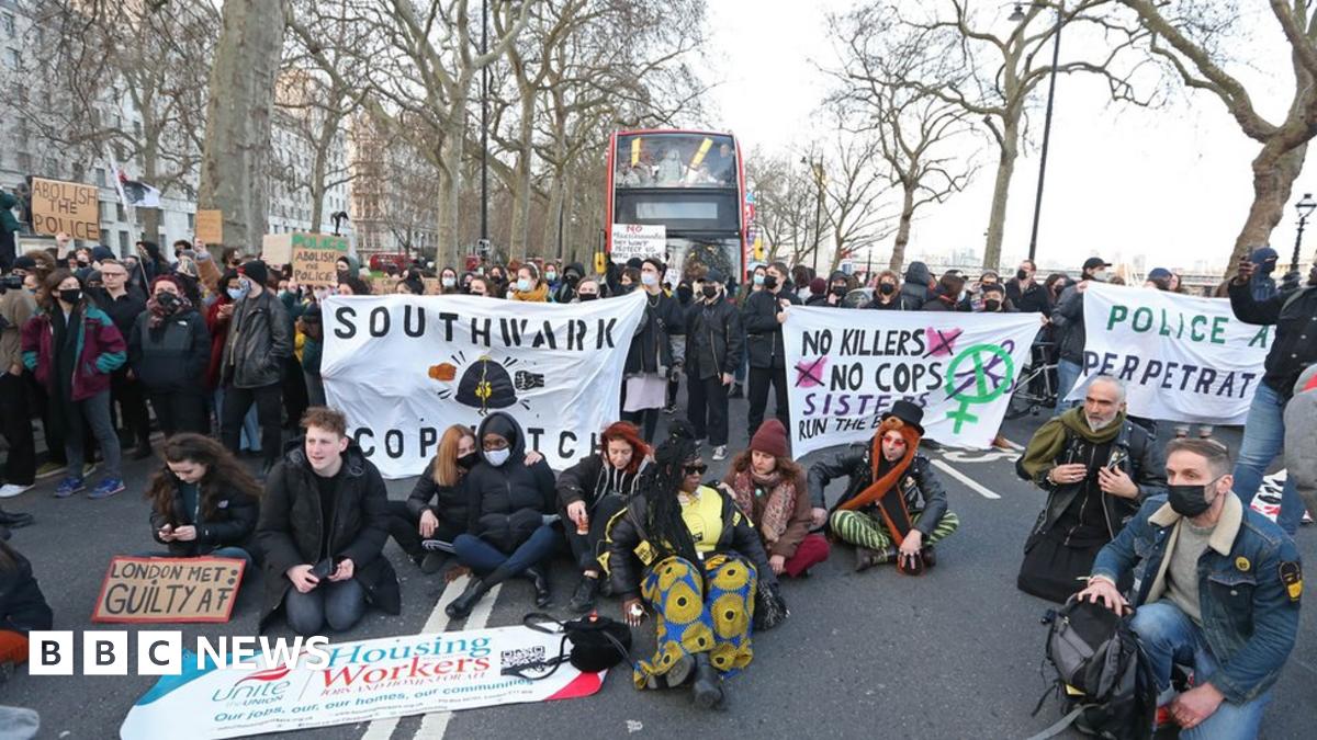 Sarah Everard: Protesters demand 'radical change' to Met Police - BBC News