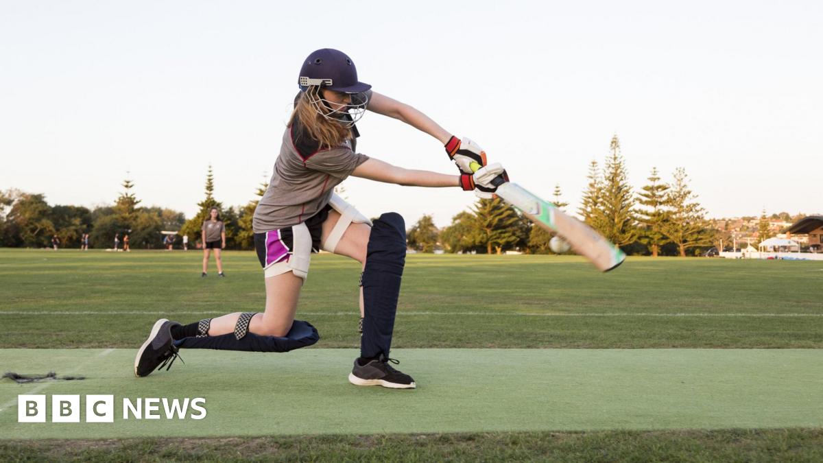 Cricket Scotland accused of prejudice against women - BBC News