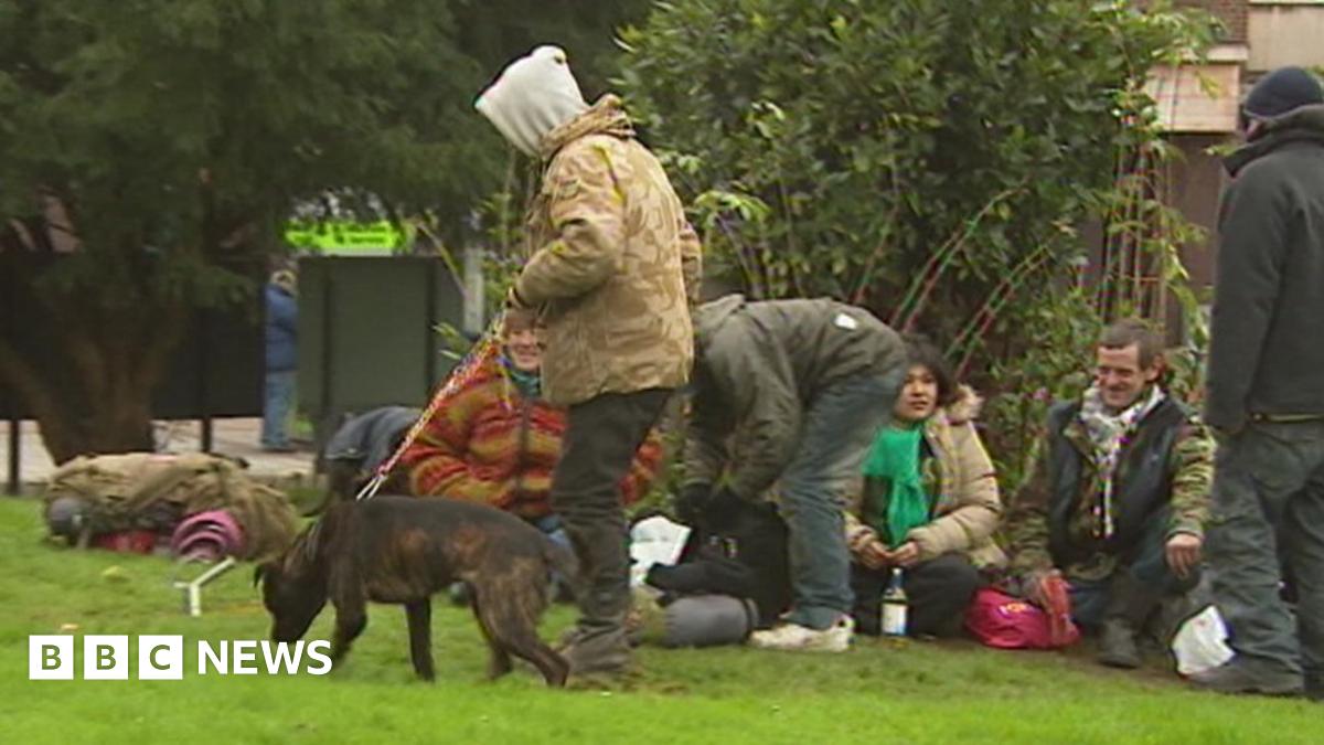Exeter City Council confiscates 57 tents from homeless people - BBC News