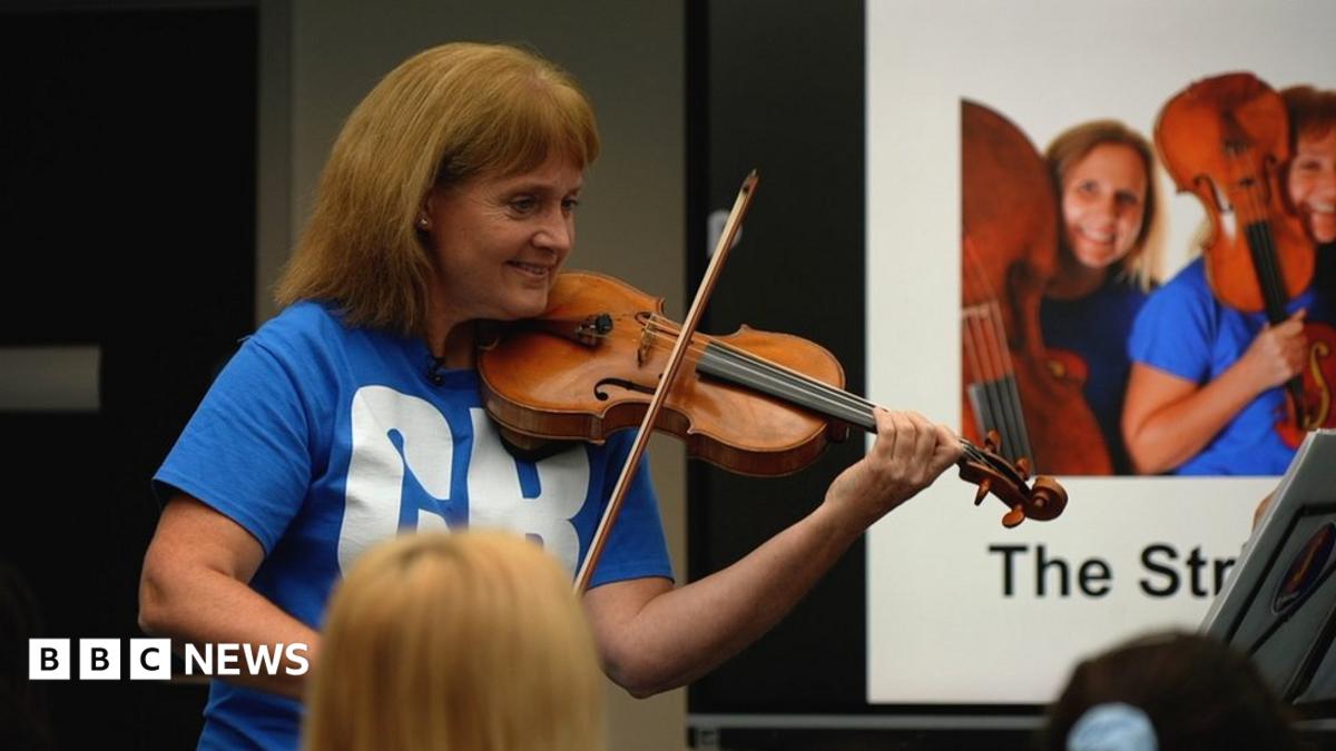 UK's first school set up in partnership with orchestra opens - BBC News