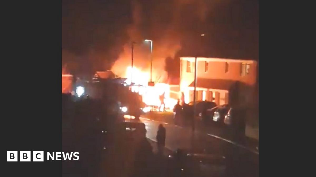 Blyth arson spree: Beach huts and vehicles set on fire - BBC News
