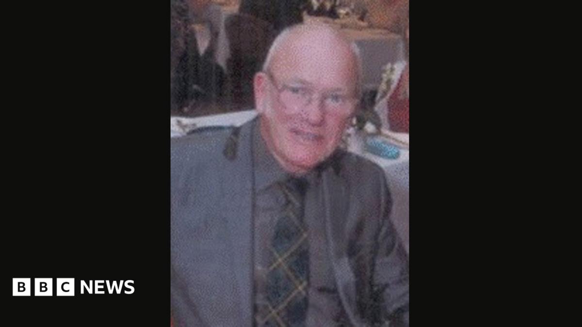Volunteers join search for missing man Graham Johnstone - BBC News