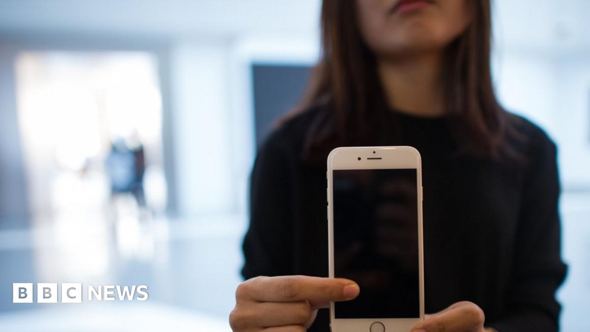 Apple apologises for iPhone 'error 53' and issues fix - BBC News