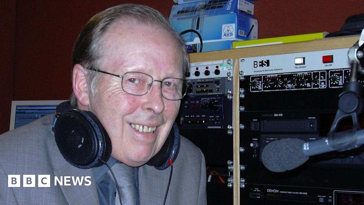 Tributes to 'legendary' BBC sports presenter Adam Coates - BBC News