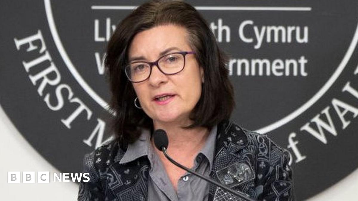 Wales NHS: Health minister's 'hell on earth' funding warning - BBC News