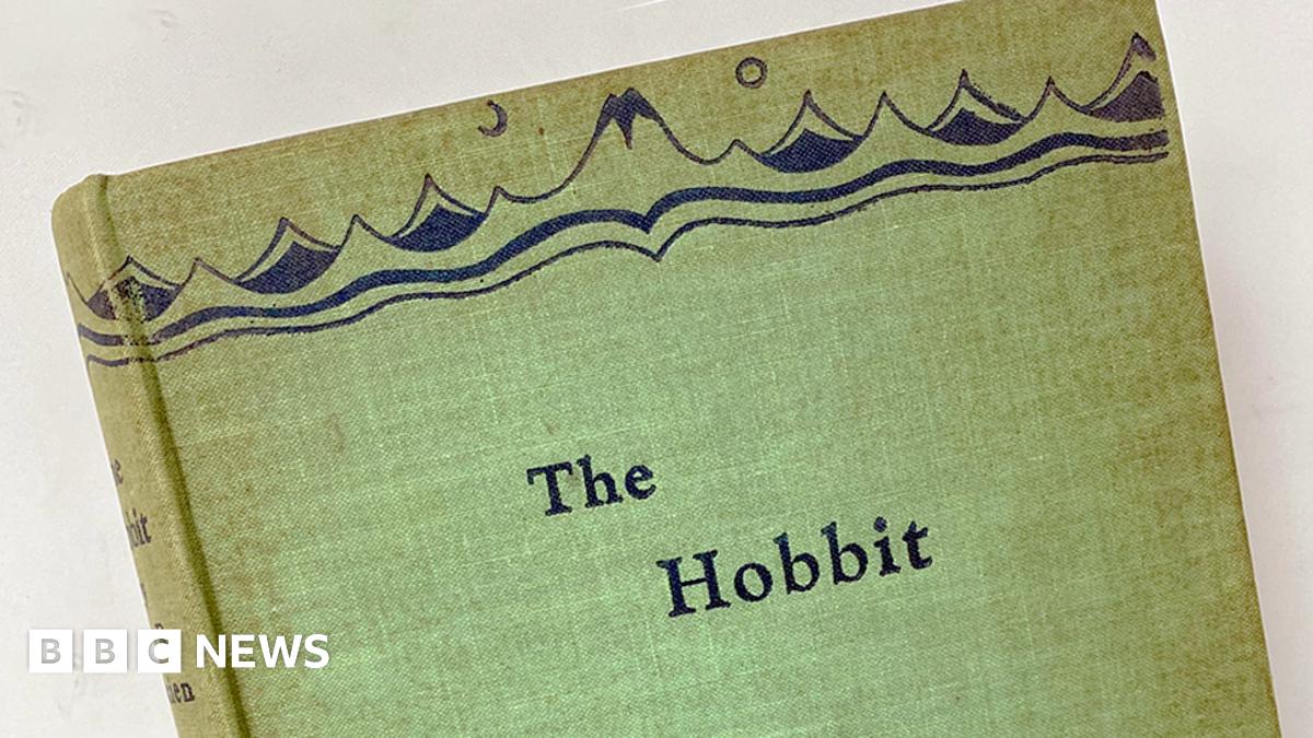 The Hobbit first edition found in charity shop sells for £10,000 - BBC News