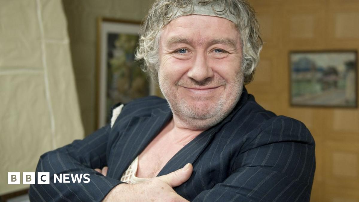Gregor Fisher to appear at Cromarty film festival - BBC News
