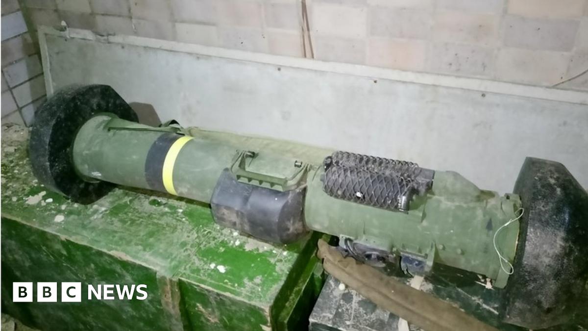 Undercover with Russia’s fake arms dealers - BBC News