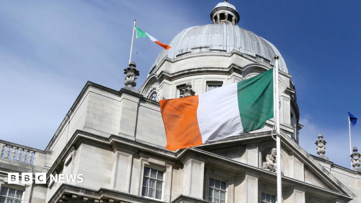 Brexit: Irish government hopes no-deal plan 'sits on shelf' - BBC News
