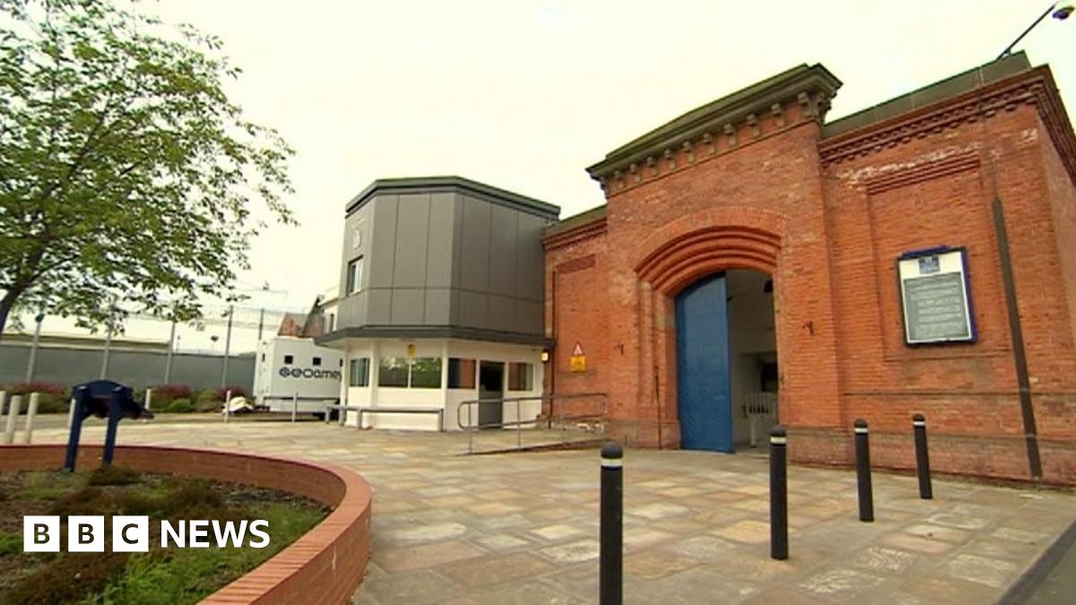 Nottingham Prison: Fifth inmate dies in a month - BBC News