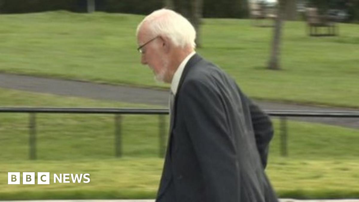 Roger Griffiths cleared of historical sex abuse charges - BBC News