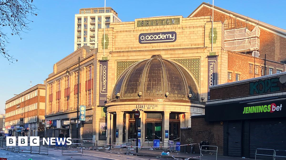 O2 Academy Brixton crush: Claims of not enough medical cover - BBC News