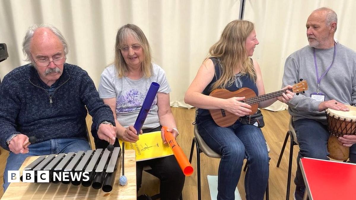 Somerset singing group for people with dementia could close - BBC News