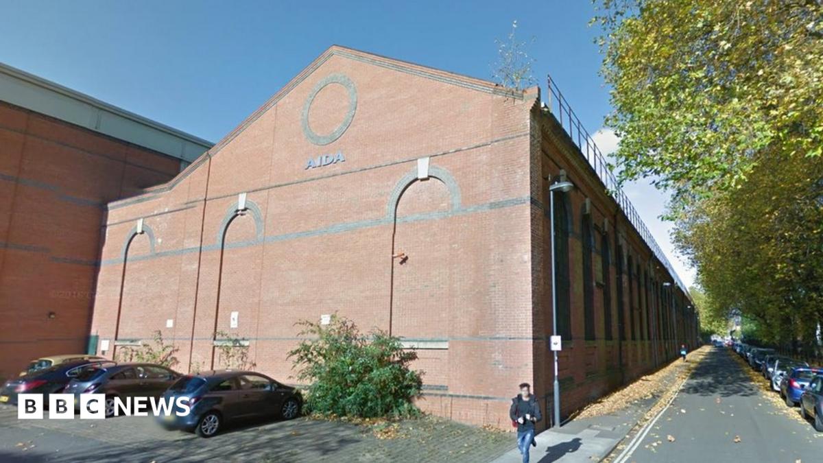 Derby Aida Bliss factory roof-fall boy, 12, dies - BBC News