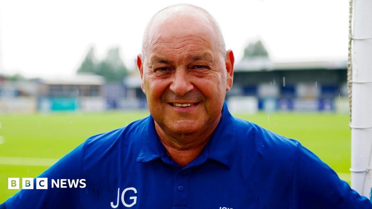 Nuneaton Borough offers free tickets after heavy defeat - BBC News
